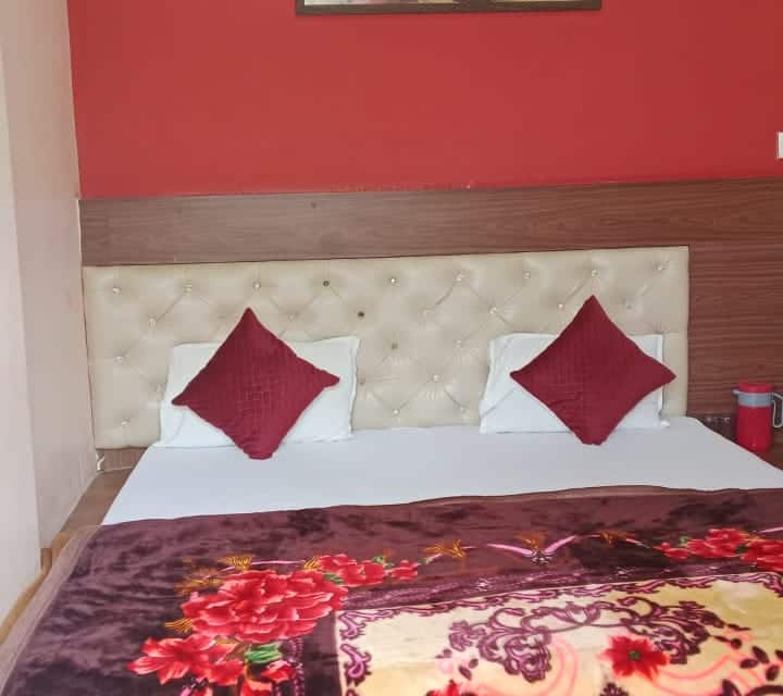 Budget Hotels In Ayodhya | Price Starting at ₹370 | Best Price Guaranteed